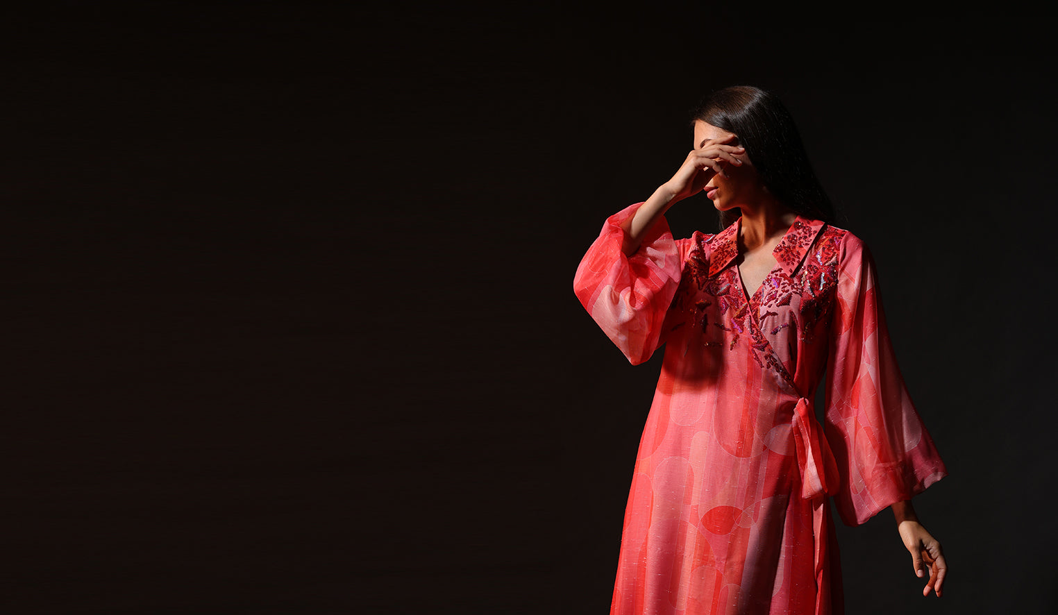 Moonoir – Designersempire